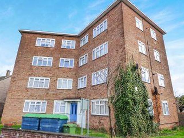 2 Bedrooms Flat for sale in Bradfield Drive, Barking IG11