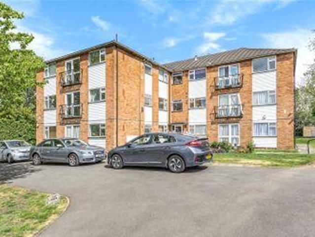 2 Bedrooms Flat for sale in Bramham Court, Sandy Lodge Way, Northwood, Middlesex HA6