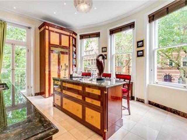 2 Bedrooms Flat for sale in Bramham Gardens, London SW5