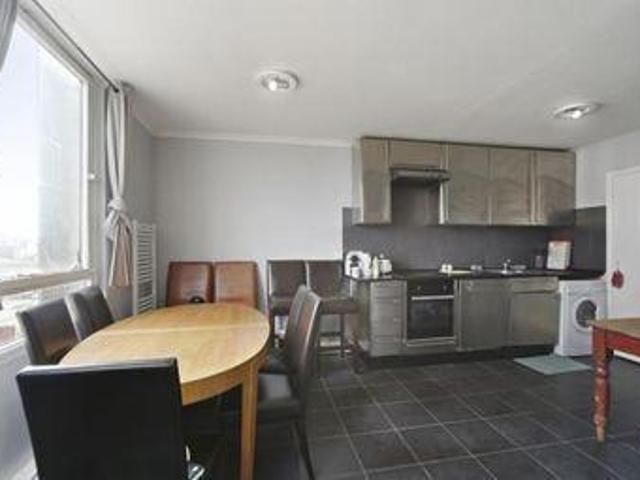 2 Bedrooms Flat for sale in Bramlands Close, Battersea, London SW11