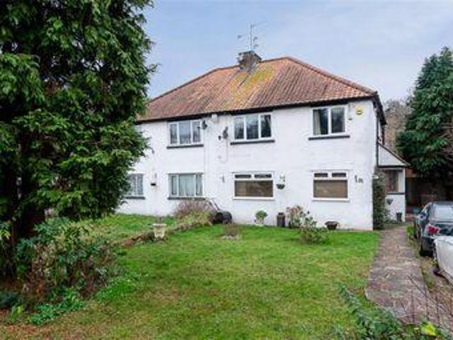 2 Bedrooms Flat for sale in Brighton Road, Hooley, Coulsdon, Surrey CR5