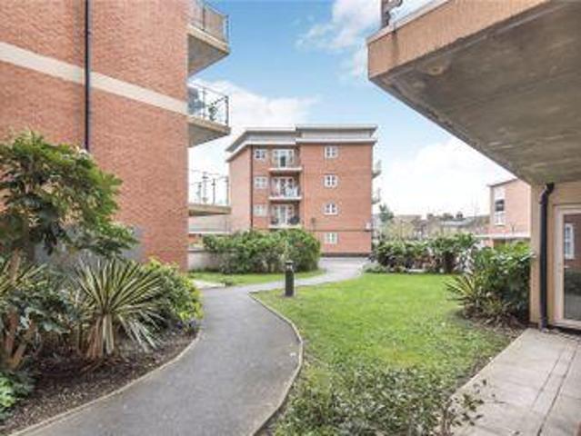 2 Bedrooms Flat for sale in Bridge Court, Stanley Road, Harrow, Middlesex HA2