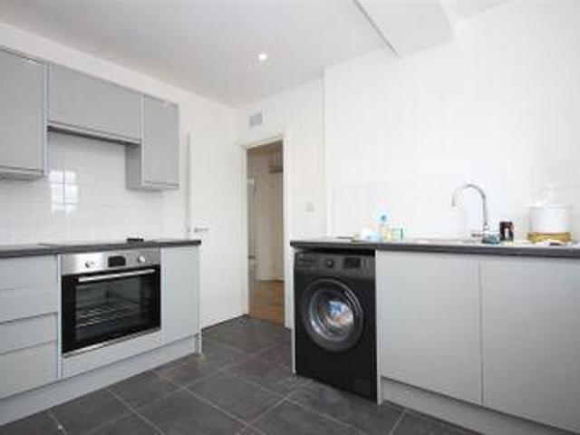 2 Bedrooms Flat for sale in Bridge Road, London NW10