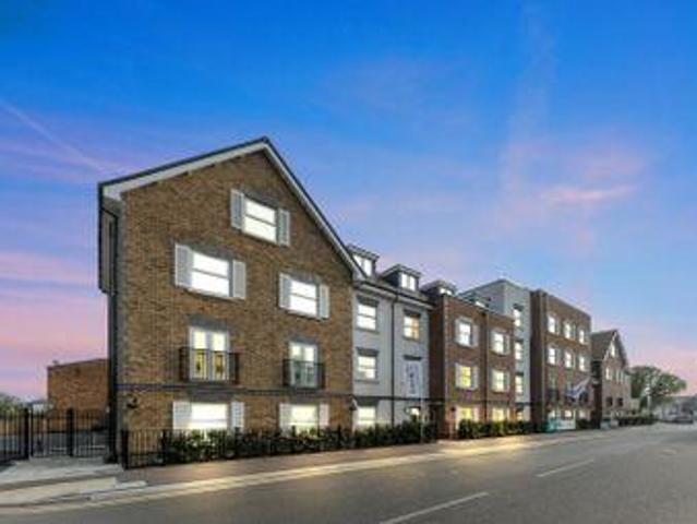 2 Bedrooms Flat for sale in Bridge Street, Walton On Thames KT12