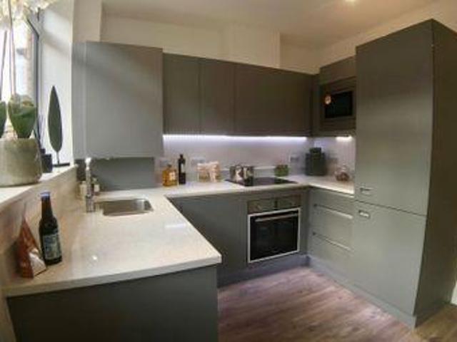 2 Bedrooms Flat for sale in Bridge Street, High Wycombe HP11