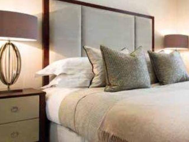 2 Bedrooms Flat for sale in Bridgewater Street, Manchester M3