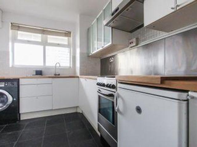 2 Bedrooms Flat for sale in Brixton Road, London SW9