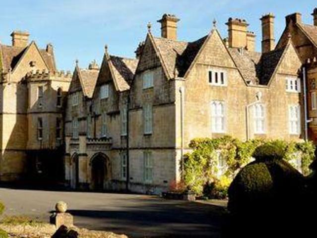 2 Bedrooms Flat for sale in Brockhampton Park, Brockhampton GL54