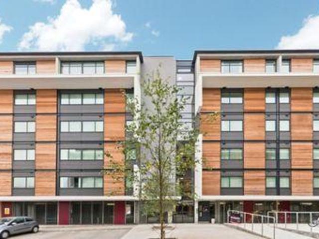 2 Bedrooms Flat for sale in Broadway, Salford M50