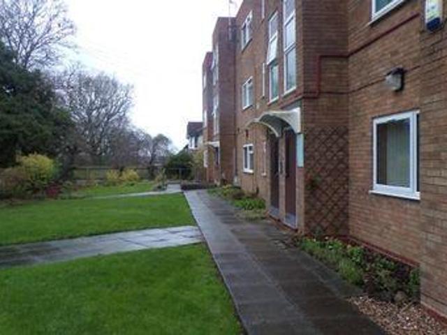 2 Bedrooms Flat for sale in Broad Meadow Lane, Kings Norton, Birmingham, West Midlands B30