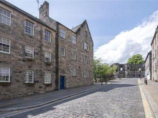 2 Bedrooms Flat for sale in Broad Street, Stirling FK8