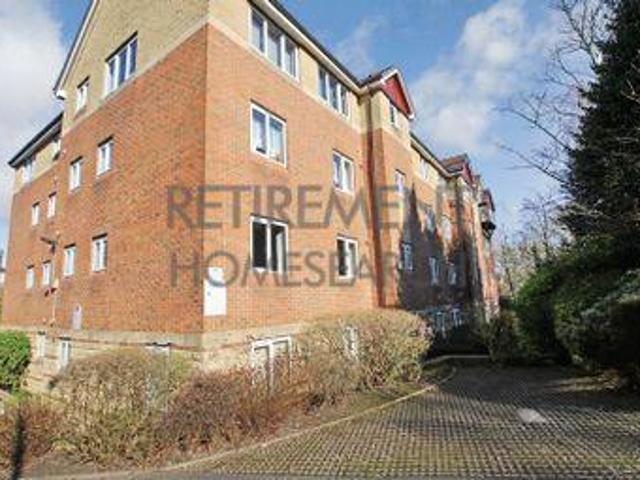 2 Bedrooms Flat for sale in Brook Court, Manchester M7