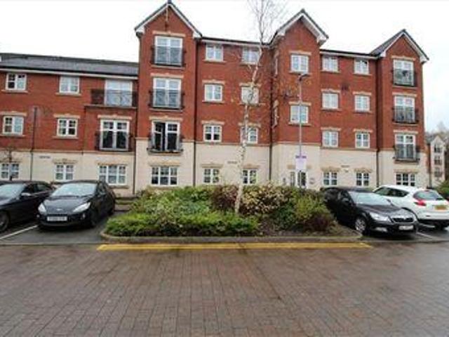 2 Bedrooms Flat for sale in Brook Close, Bolton BL1
