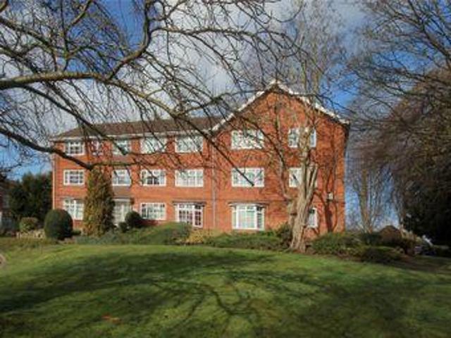 2 Bedrooms Flat for sale in Brooklyn Road, Woking, Surrey GU22