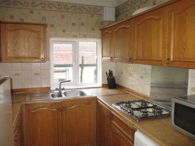 2 Bedrooms Flat for sale in Broughton Road, Abbeyhill, Edinburgh EH7 4Jl