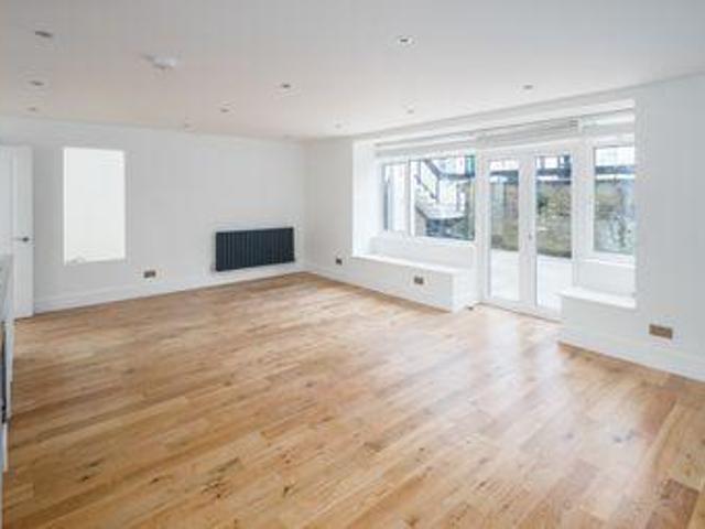 2 Bedrooms Flat for sale in Buckland Crescent, London NW3
