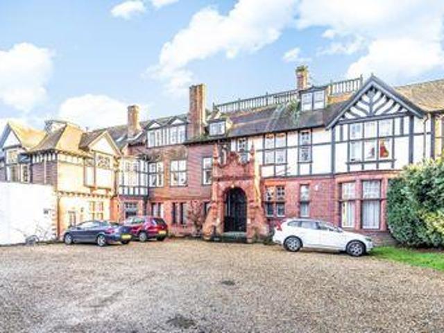 2 Bedrooms Flat for sale in Buckleburry Place, Upper Woolhampton RG7