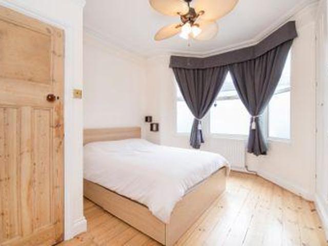 2 Bedrooms Flat for sale in Buchanan Gardens, London NW10