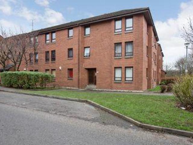 2 Bedrooms Flat for sale in Budhill Avenue, Springboig, Glasgow G32