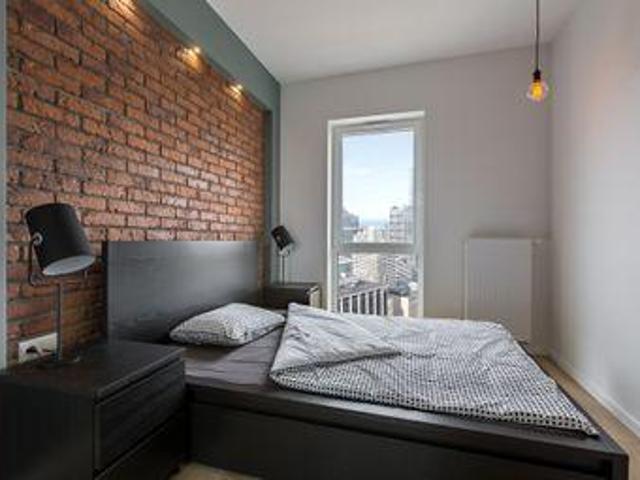 2 Bedrooms Flat for sale in Burrows Court, Liverpool L3