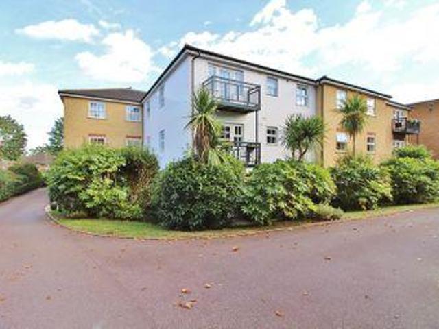 2 Bedrooms Flat for sale in Bycullah Road, Enfield EN2