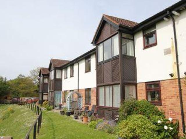 2 Bedrooms Flat for sale in Byron Court, Llantwit Major CF61