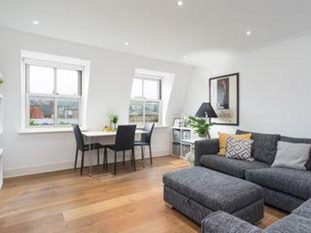 2 Bedrooms Flat for sale in Byron Mews, London NW3