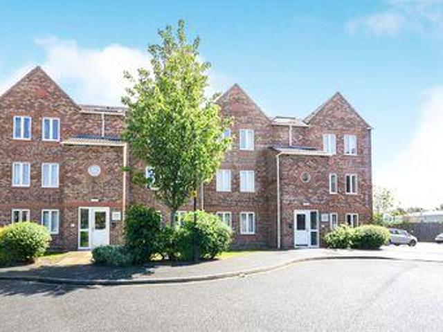 2 Bedrooms Flat for sale in Godwin House, Darwin Close, York YO31