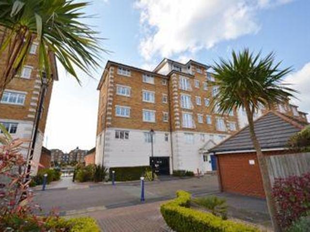 2 Bedrooms Flat for sale in Golden Gate Way, Sovereign Harbour, Eastbourne BN23