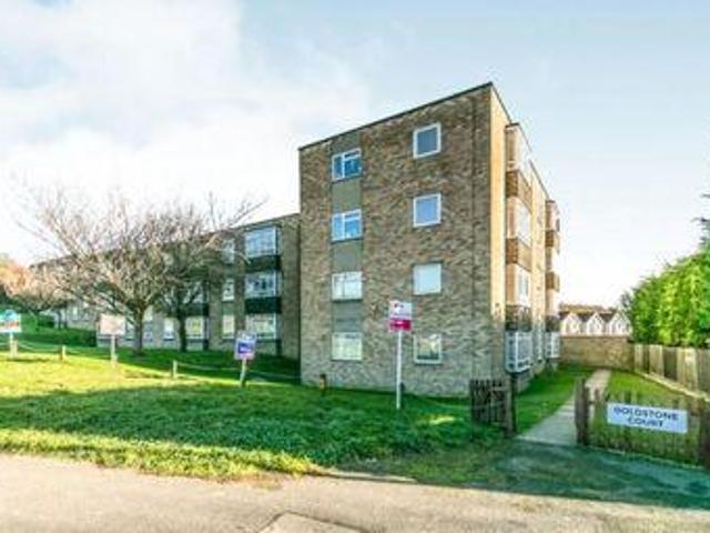 2 Bedrooms Flat for sale in Goldstone Court, Windsor Close, Hove, East Sussex BN3