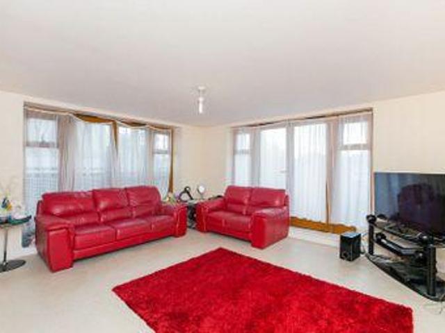 2 Bedrooms Flat for sale in Goodman Crescent, Croydon CR0