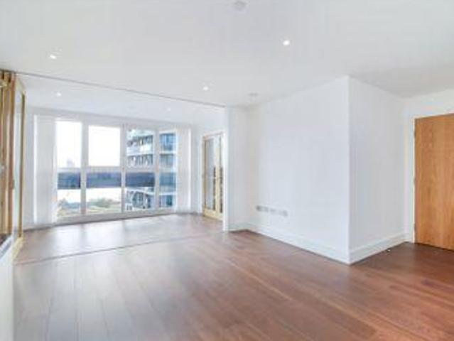 2 Bedrooms Flat for sale in Gateway Tower, 28 Western Gateway, London E16