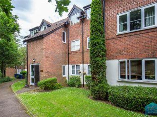 2 Bedrooms Flat for sale in Galdana Avenue, Barnet, Hertfordshire EN5
