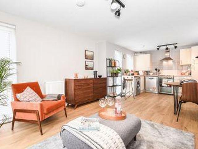 2 Bedrooms Flat for sale in Gardeners Close, Bicester OX26