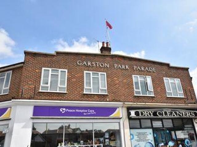 2 Bedrooms Flat for sale in Garston Park Parade, Watford WD25