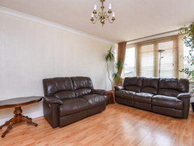 2 Bedrooms Flat for sale in Garratt Lane, London SW18