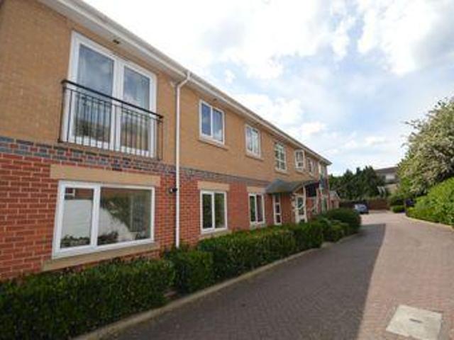 2 Bedrooms Flat for sale in Garratt Square, Whetstone, Leicester LE8