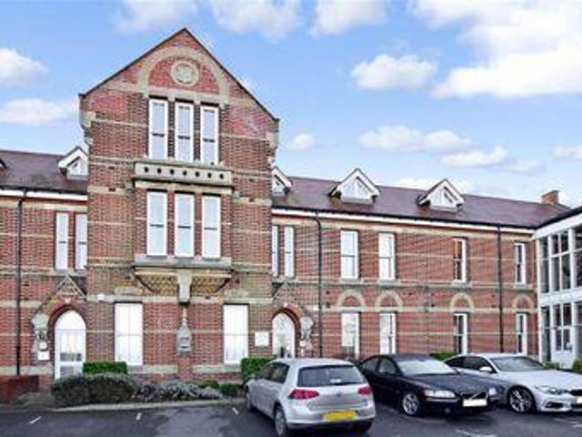 2 Bedrooms Flat for sale in George Roche Road, Canterbury, Kent CT1