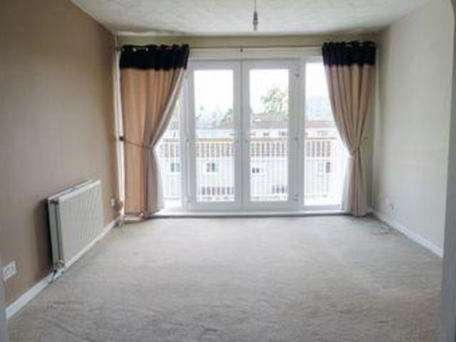 2 Bedrooms Flat for sale in Gibbon Crescent, Calderwood, East Kilbride G74