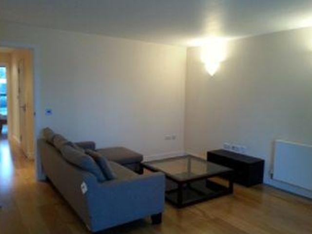 2 Bedrooms Flat for sale in Gifford Street, London N1