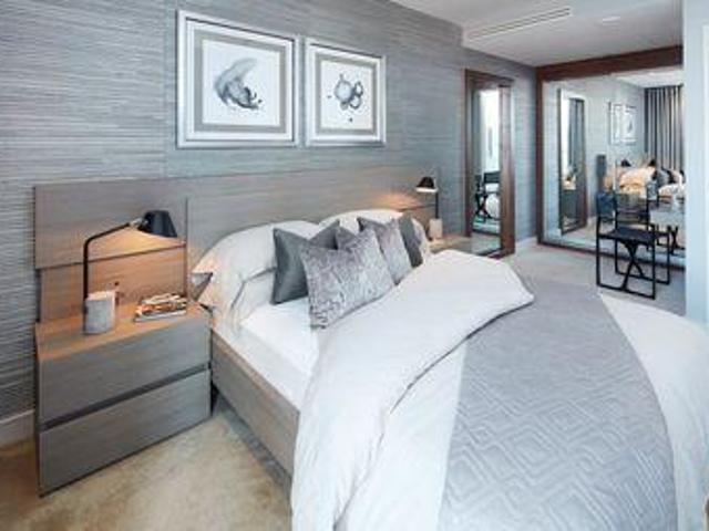 2 Bedrooms Flat for sale in Gladwin Tower, Nine Elms Point, London SW8