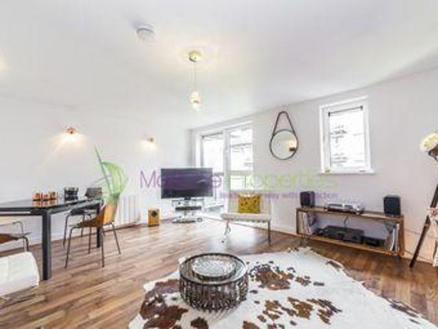2 Bedrooms Flat for sale in Glaisher Street, Greenwich, London SE8