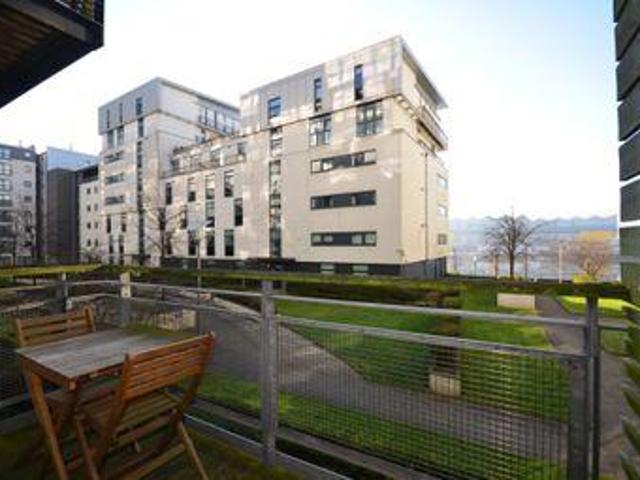2 Bedrooms Flat for sale in Glasgow Harbour Terrace, Flat 1/2, Glasgow Harbour, Glasgow G11