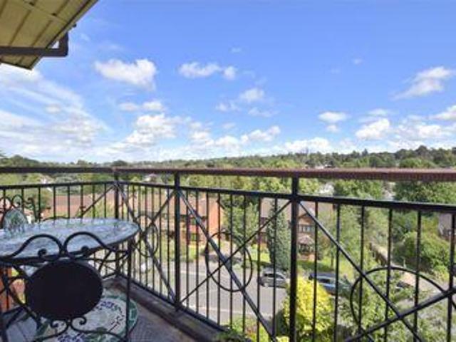 2 Bedrooms Flat for sale in Glenavon Court, Sneyd Park, Bristol BS9