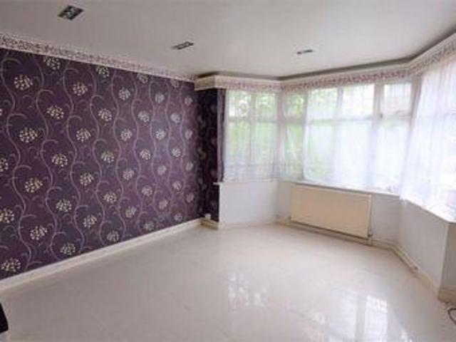 2 Bedrooms Flat for sale in Glendor Gardens, Mill Hill, London NW7