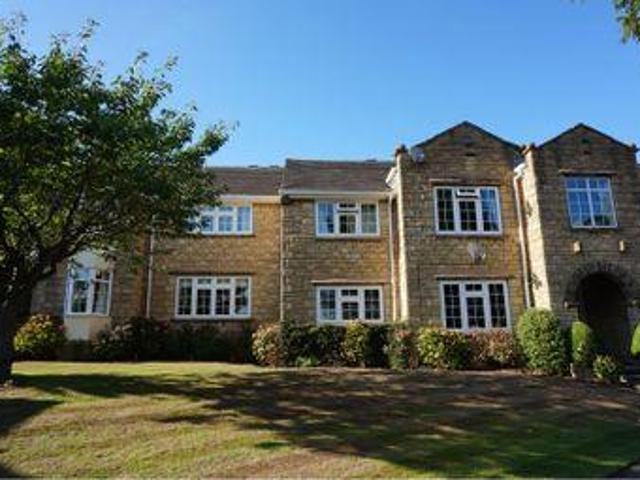 2 Bedrooms Flat for sale in Glendower Park, Leeds LS16