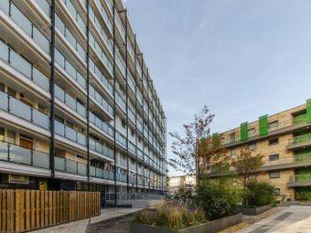 2 Bedrooms Flat for sale in Glengarnock Avenue, Isle Of Dogs E14