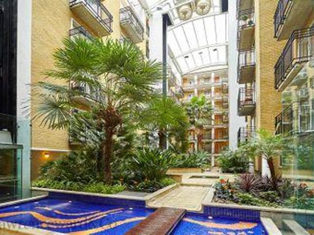 2 Bedrooms Flat for sale in Globe View, High Timber Street, The City Of London EC4V