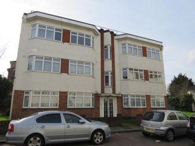 2 Bedrooms Flat for sale in Gloucester Close, London NW10