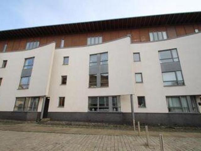 2 Bedrooms Flat for sale in Graham Square, Gallowgate, Glasgow G31